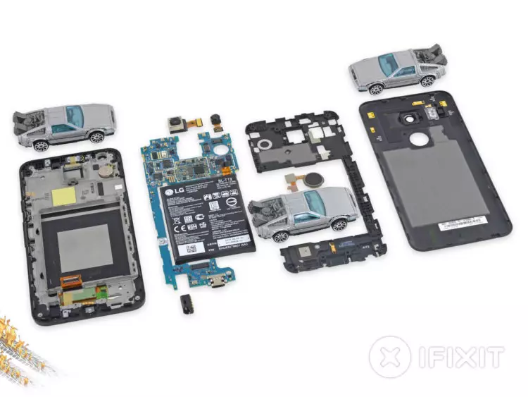 ifixit ûntbleatde op har tafel nexus 5x 15282_3