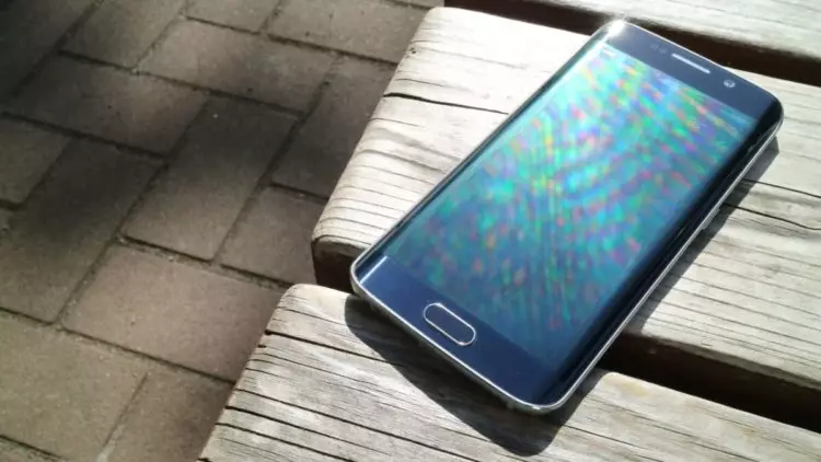 Galaxy S6 Edge.