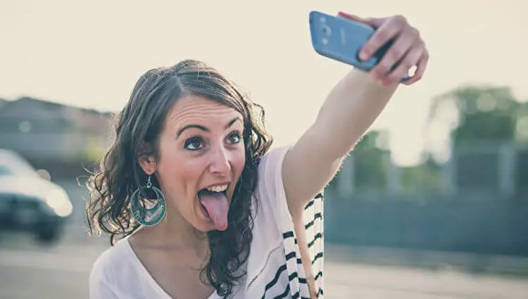 Comment faire selfie sans prendre le téléphone en main