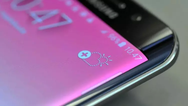 Galaxy S6 Edge ئېكرانى