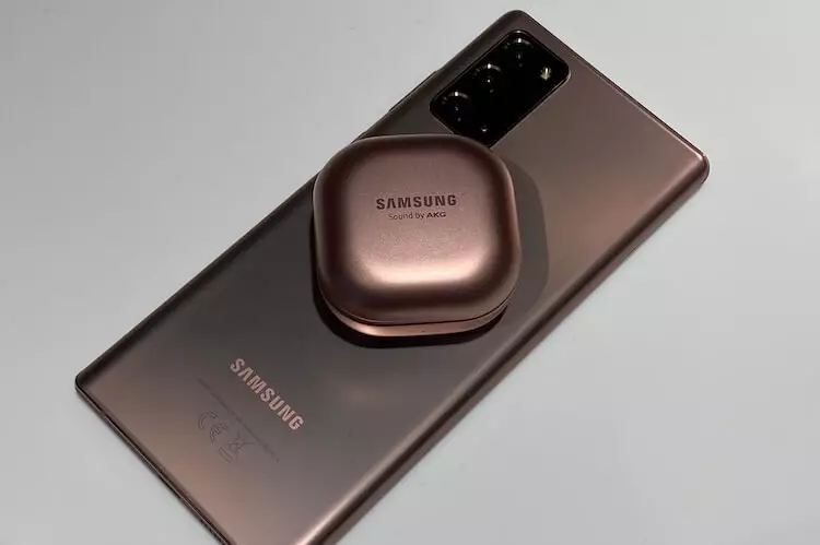 Bakit ang Samsung ay nagpapataas ng higit pa at higit na simpatiya 160_5