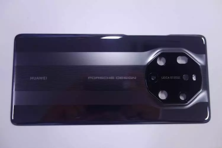 Jste připraveni koupit Huawei Mate 40 pro 2000 eur? Svět se zbláznil 1616_2