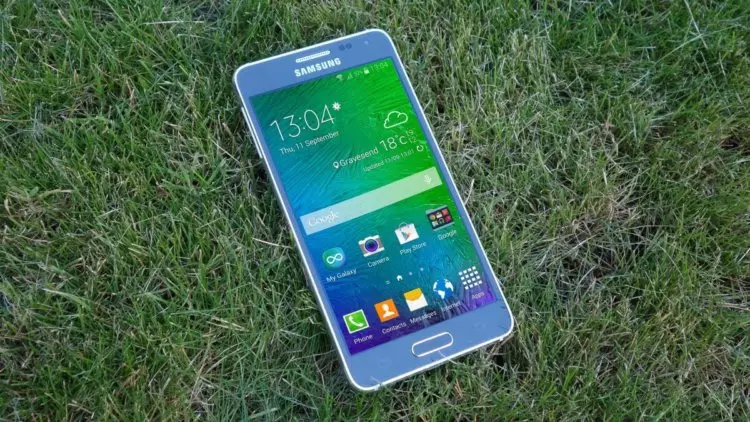 Samsung Galaxy Alpha.