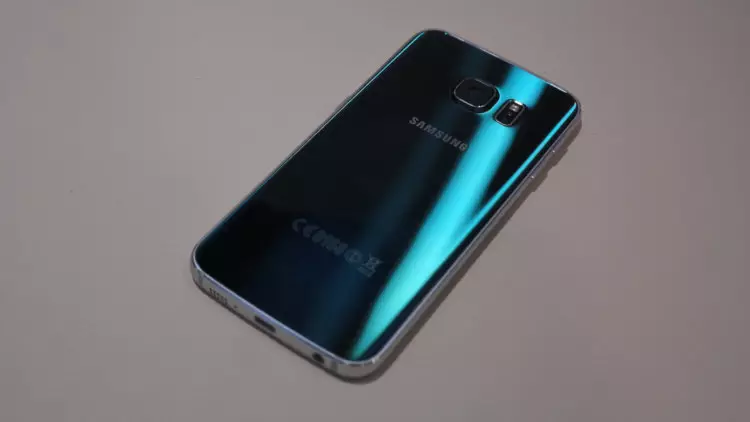 Galaxis S6.