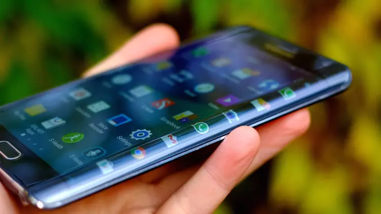 Galaxy Note Edge.