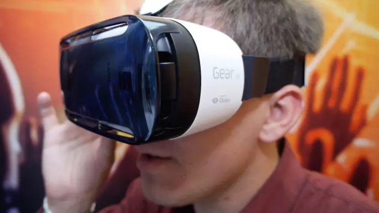 Gear VR.