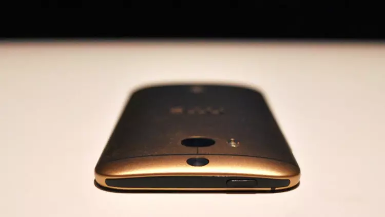 HTC M8S - Tiếp tục làm việc trên các lỗi trong một M8