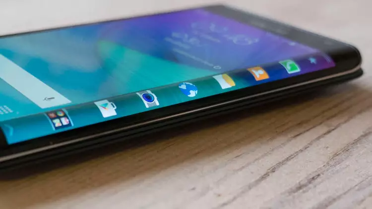 Galaxy Note Edge.