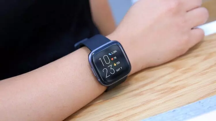 Hoekom Google wil, maar kan dit nie koop Fitbit, en toe sy toegelaat word om dit te doen 1712_2