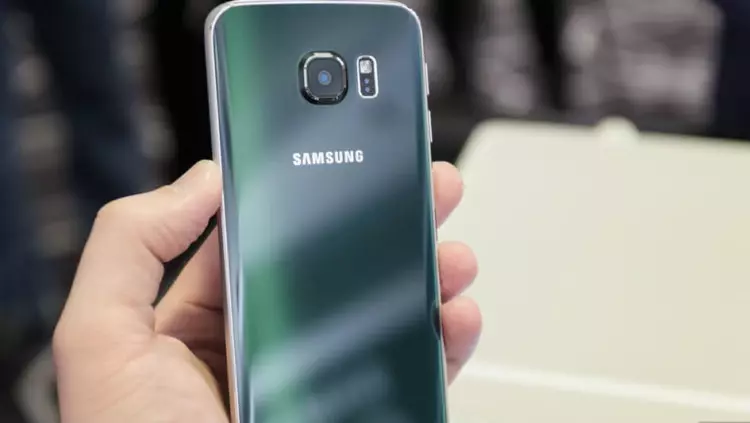 Galaxy S6 I-Green eluhlaza