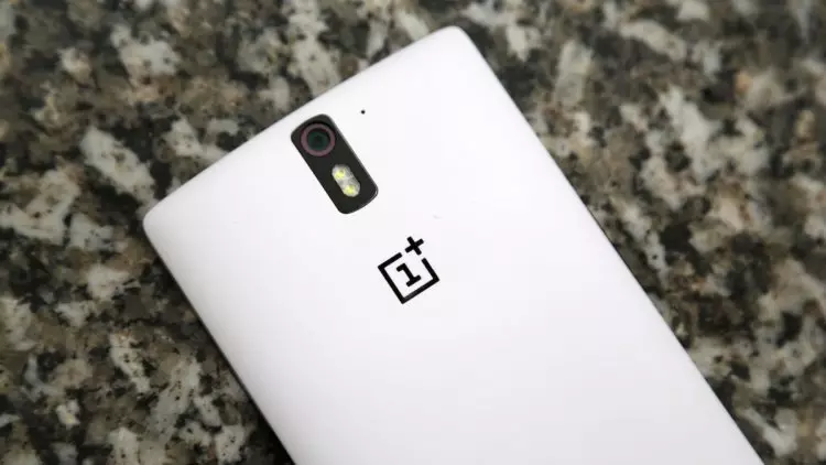 OnePlus មួយ។