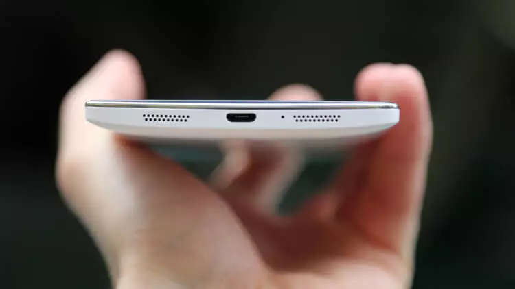 Bir stereo gatygepleýji OnePlus