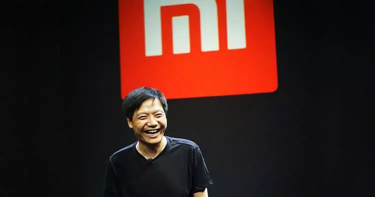 Xiaomi 10 jaroj. Kio deklaris sian ĝeneralan direktoron pri ĉi tio 1764_4