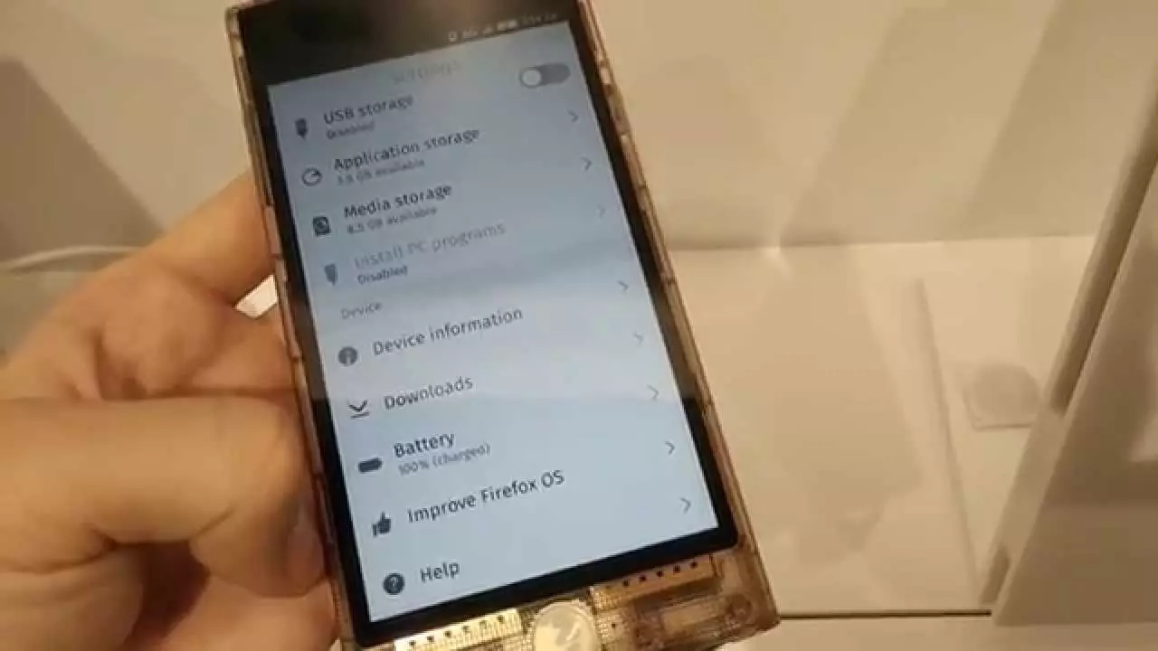 Smartphone transparan LG FX0 menyala di video
