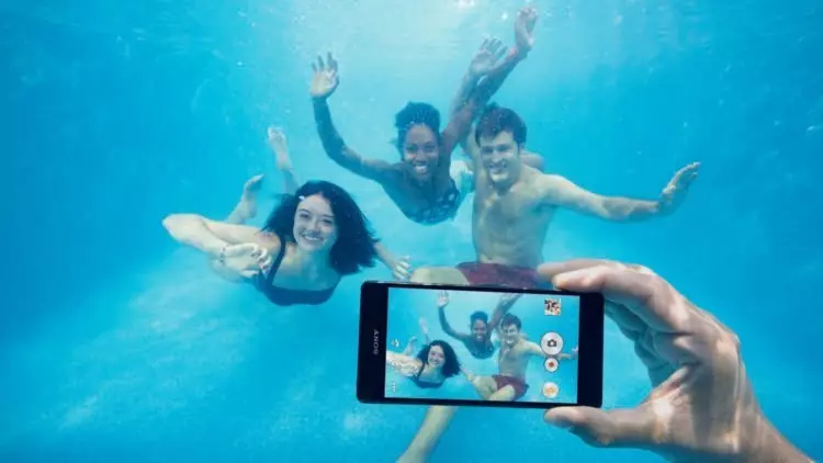 Sony smartphones sa ilalim ng tubig