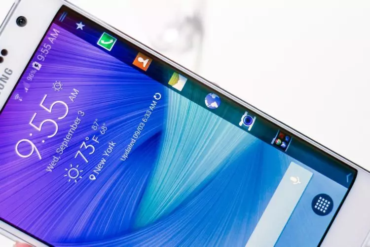 Samsung Galaxy Note Râne ûnderskiede himsels yn prestaasjes tests