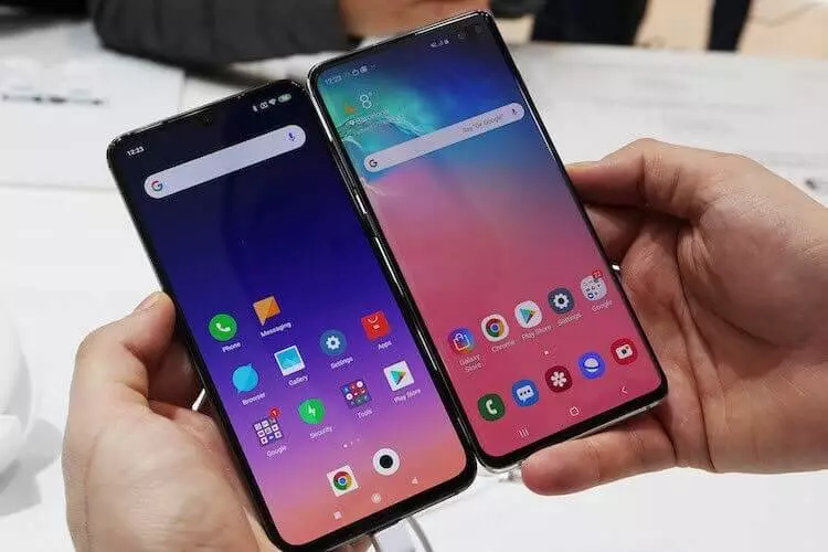 Xiaomi și Samsung.