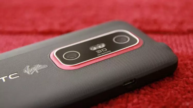 HTC EVO 3D.