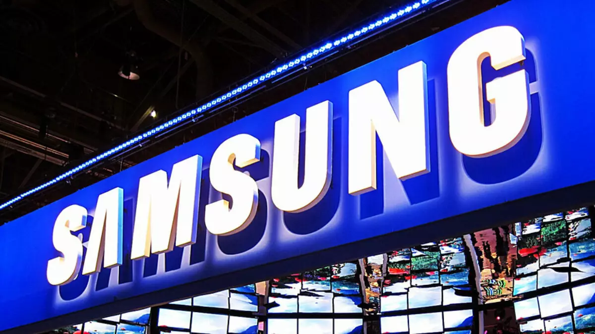 Samsung waxay soo saartay alaabada cusub ee CES-2014