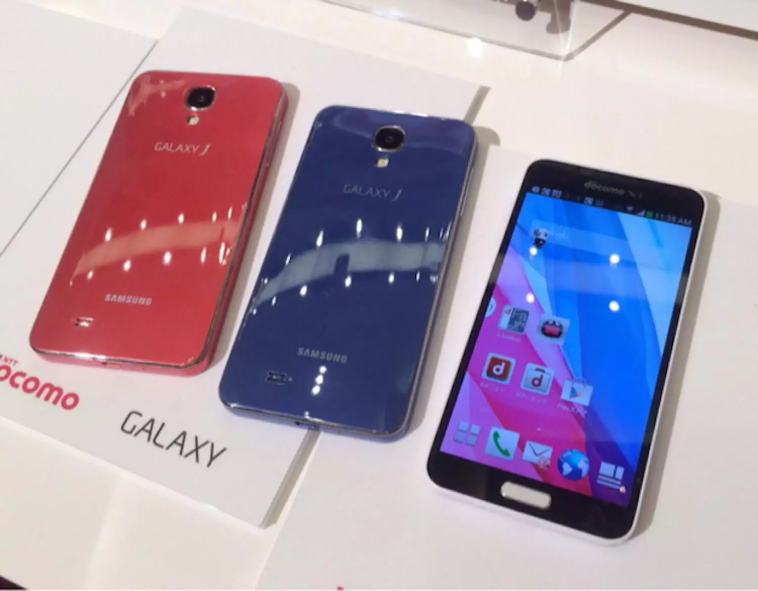 Samsung Galaxy J. Uma Flagyship Flaping