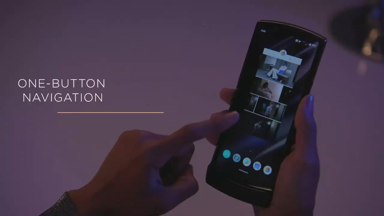 Motorola qatlanan RAZR satmağa başladı və onun haqqında yeni video yayımladı 20234_5