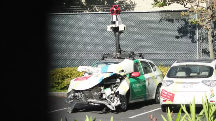 Google รถยนต์จัดการเพื่อเยี่ยมชม 11 อุบัติเหตุ