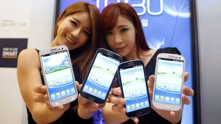 Samsung รุ่นสมาร์ทโฟน Android จำนวนเท่าใด