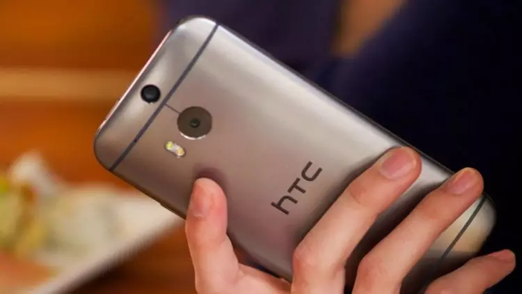 Premium HTC One M8 Leaks