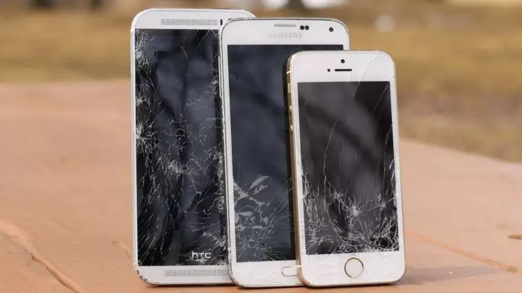 Üks M8 vs Galaxy S5 vs iPhone 5s
