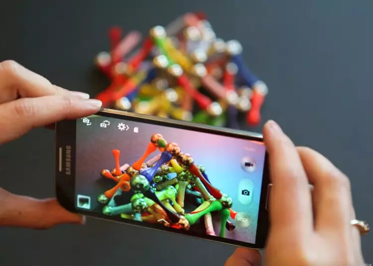 Samsung Galaxy S5 - Бид энэ нийтлэг байдлаас юу хүлээж байна вэ? 20521_4