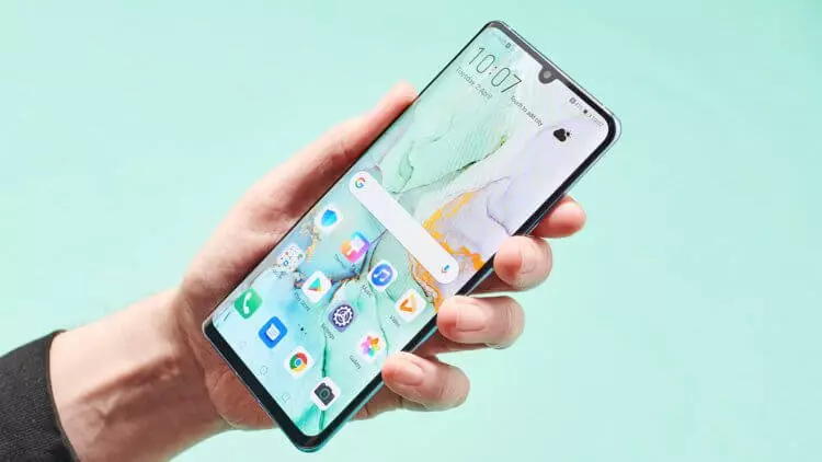 Huawei berättade vad enheter kommer att vara den första Android 11 2168_2