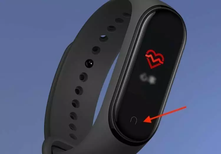 Russia yakatanga kutengesa xiaomi mi band 4 ne nfc. Maitiro Ekubhadhara 2292_2