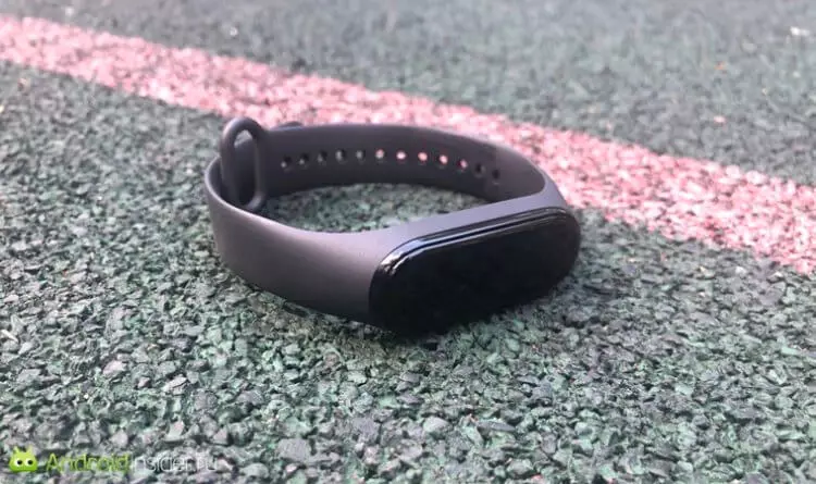 Shilo op zeep - Xiaomi Mi Band 5 Bijna niet anders dan Mi Band 4 2325_3