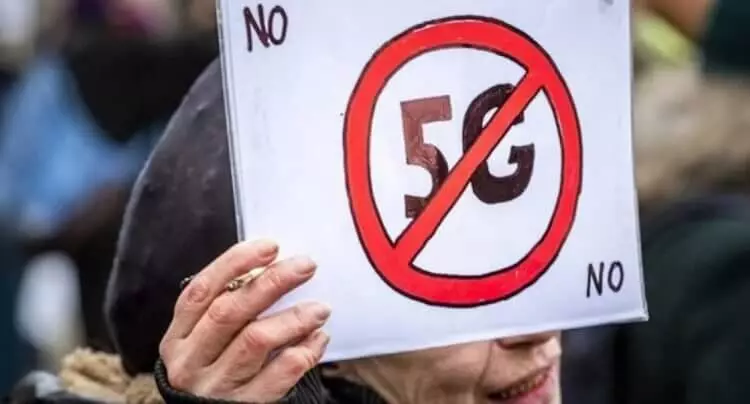 In che modo 5g ha esposto la tendenza della folla alla stupidità e incomprensione 2332_1