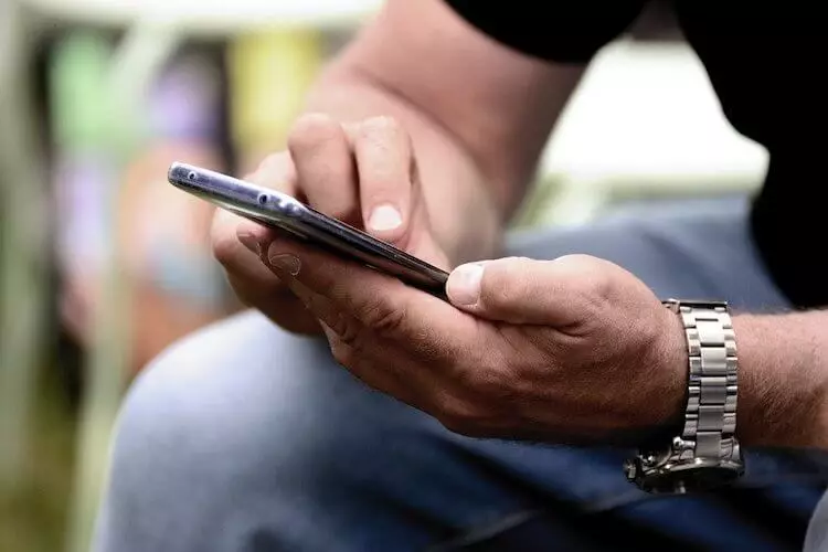 Mengapa perisian dalam telefon adalah jauh lebih penting daripada besi 2399_1