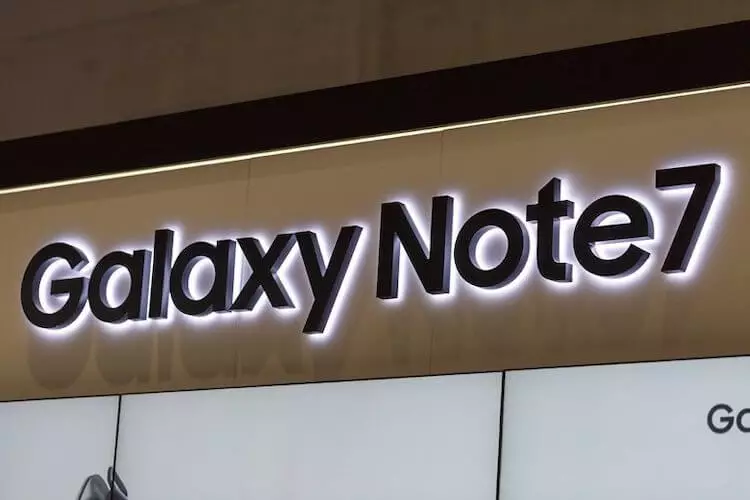 လူတွေကဘာကြောင့် Samsung ဖုန်းတွေကိုချစ်နေတုန်းပဲ 2404_2