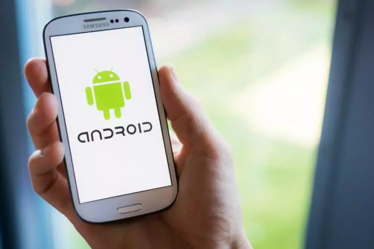 Google-ren OSaren arazo nagusia, edo zergatik Android da smartphoneen mundutik Internet Explorer 3169_1