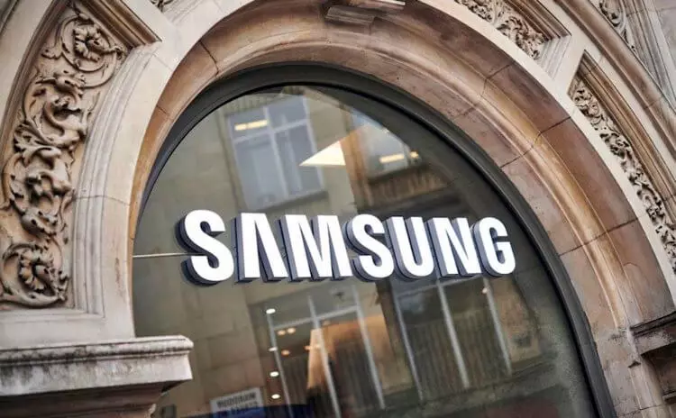 Samsung yana son zama kamar Apple kuma maye gurbin wayoyin hannu tare da ayyuka 3425_1