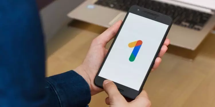 Goýberilen senesi piksel 4, google we deşik android 10-dan Instagram 3921_4