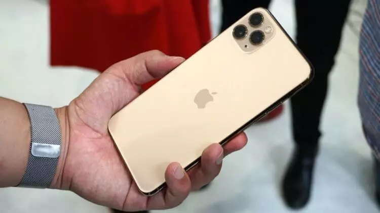 Кои Phids iPhone 11 Pro одамна е во Андроид паметни телефони 3931_1