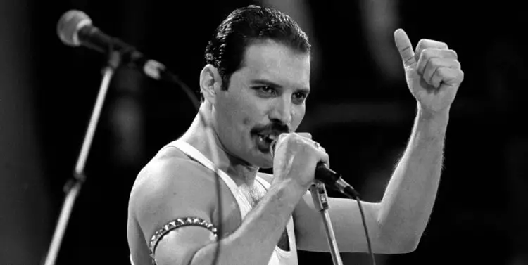 Kumbuka Freddie Mercury na hits kuu ya Queen Group 3975_1