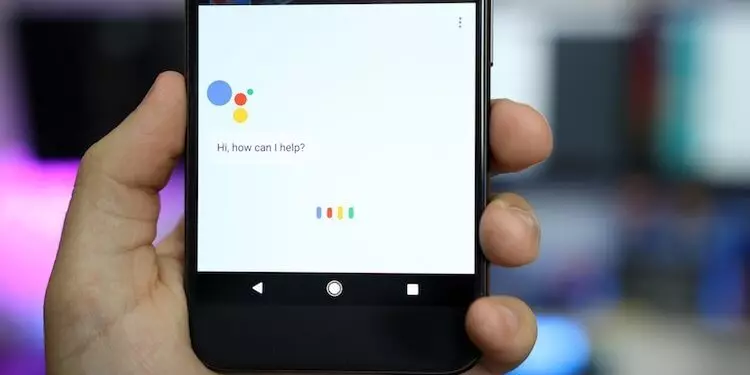 Google mgħallma Google Assistant biex taqra poeżiji. Kif tisma '? 4366_1