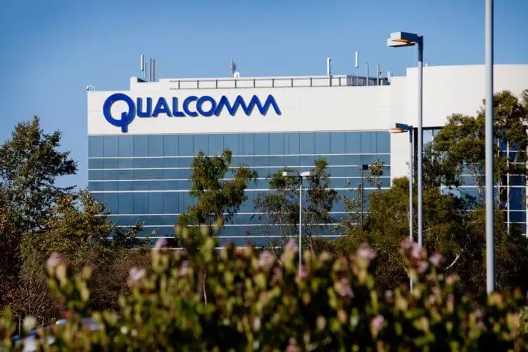 Qualcomm a anunțat un nou procesor mobil. El este chiar mai puternic Snapdragon 855 4385_1