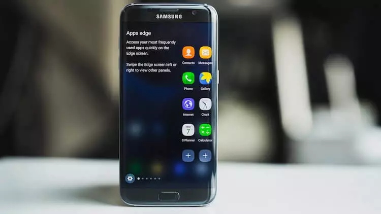 Samsung Ilitafsiri Galaxy S7 kwa mbinu mpya ya update. 4521_1