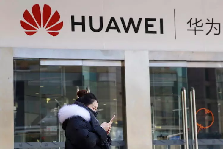 Chuir Huawei cosc ​​ar chártaí SD a úsáid ina bhfóin chliste 4803_1