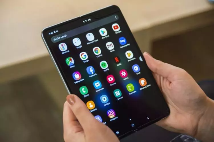 A fost anunțată o nouă dată de începere a vânzărilor Galaxy Fold. 5030_1