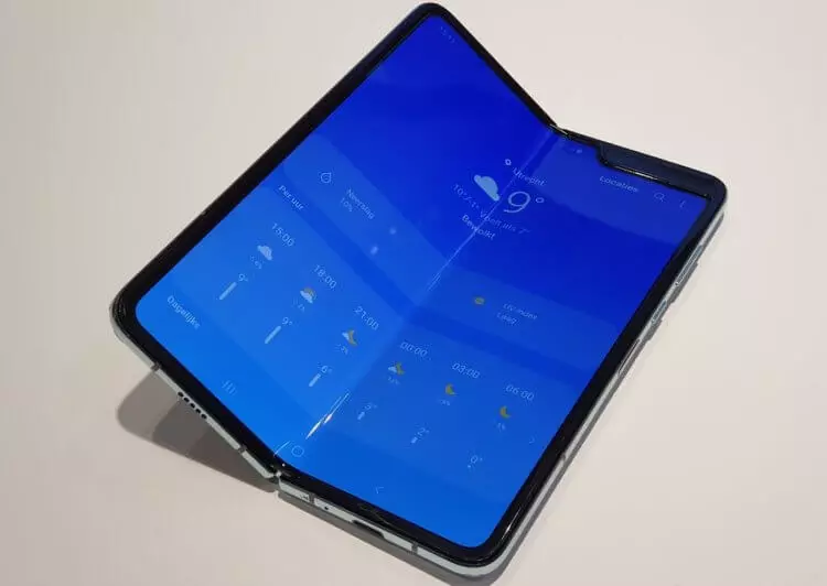 Samsung Galaxy Fold ilk baxmaq 5114_3