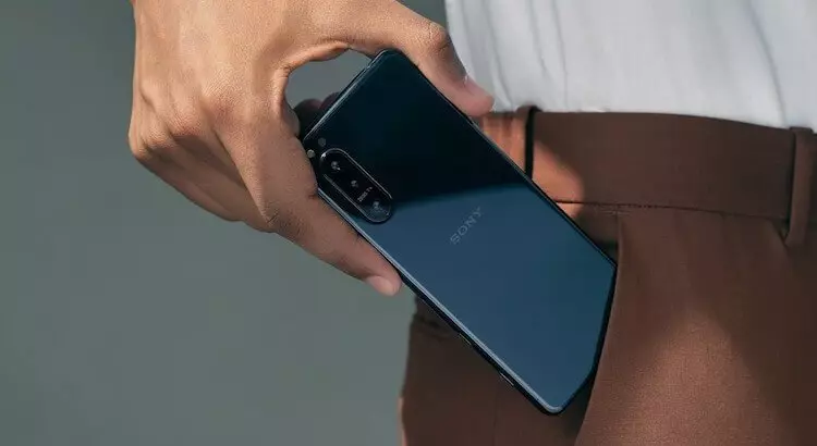 Nejlepší smartphony v loňském roce, které již levnější 536_4