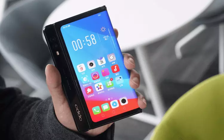 कोणीतरी Huawei वर spided: Oppo एक figning स्मार्टफोन दर्शविले 5426_4
