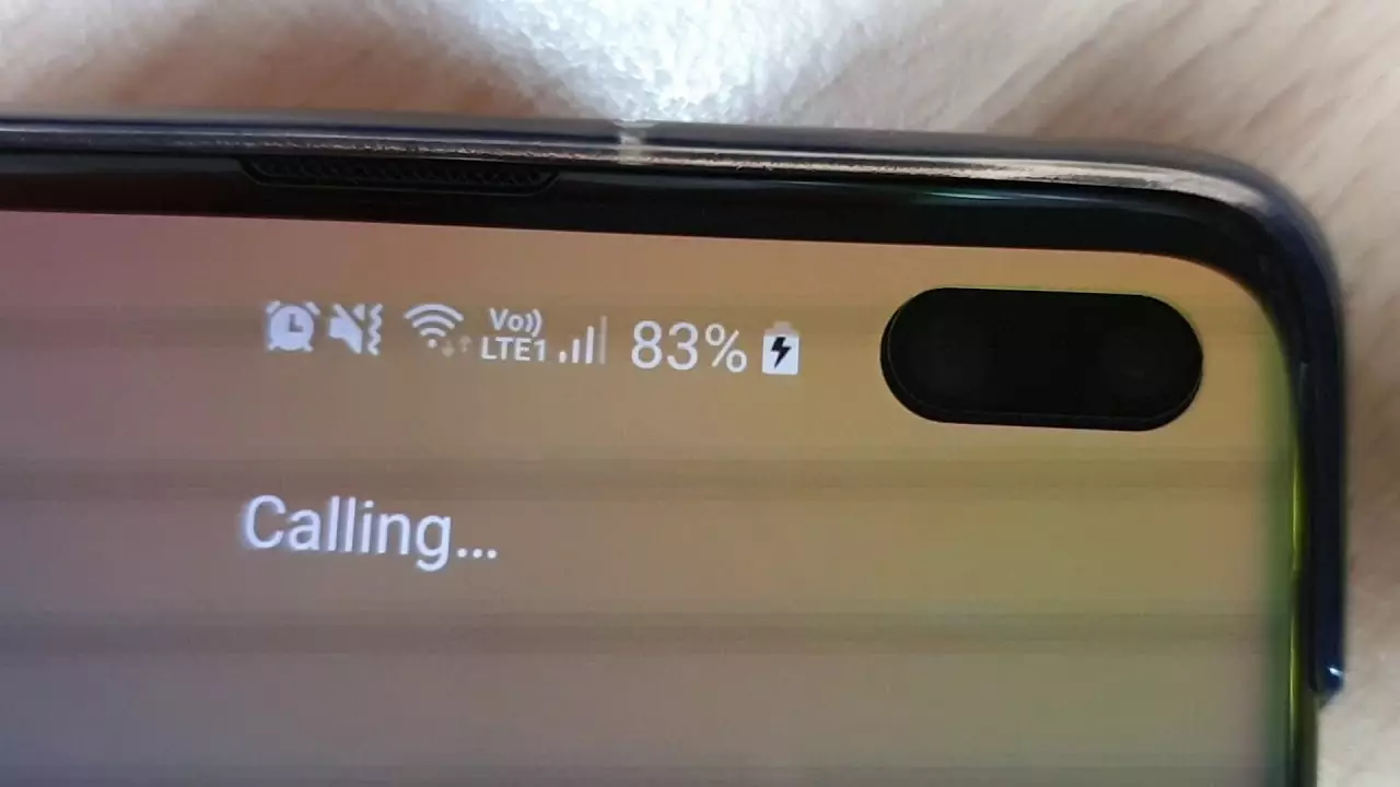 Chủ sở hữu Galaxy S10 đã báo cáo tính năng kỳ lạ của màn hình của mình 5577_2